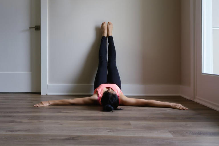 Mind still buzzing late at night and can’t sleep? Try these 5 yoga ...