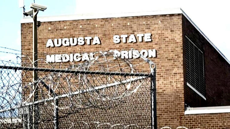 2 former Augusta prison guards charged in inmate’s death