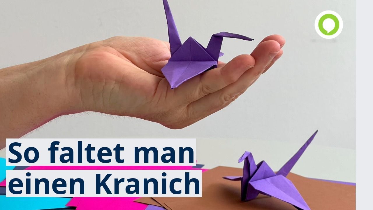 So faltet man einen Kranich aus Papier
