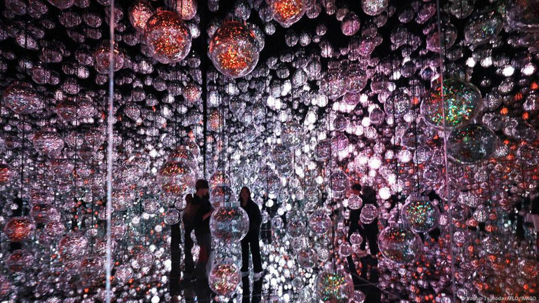 Nuevas teorías sobre la materia oscura apuntan a un "mundo espejo"