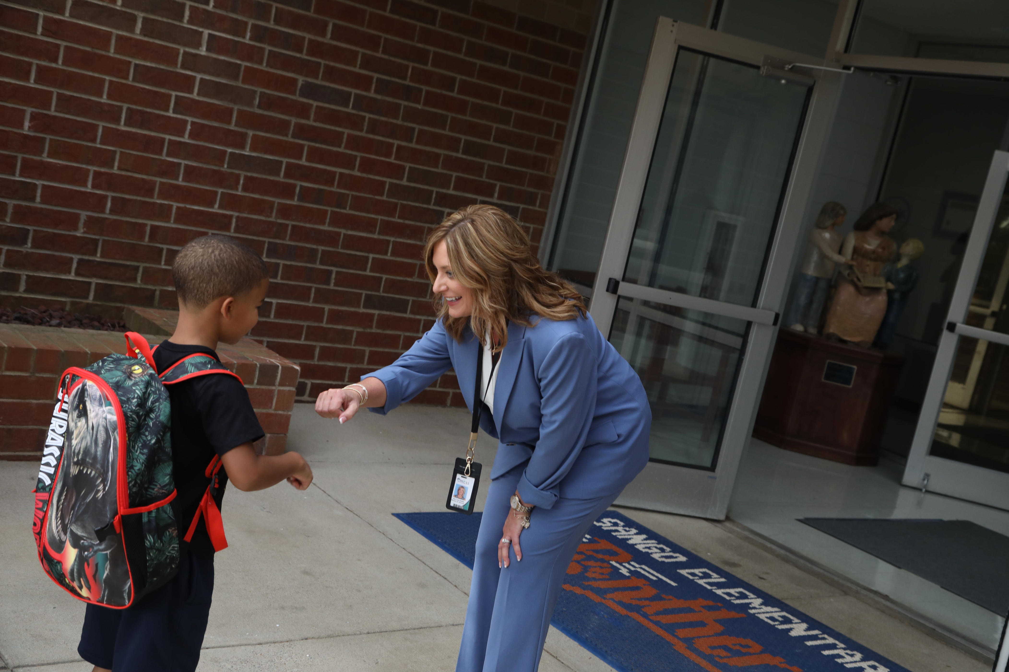 First day of school in Clarksville-Montgomery brings smiles, successful ...