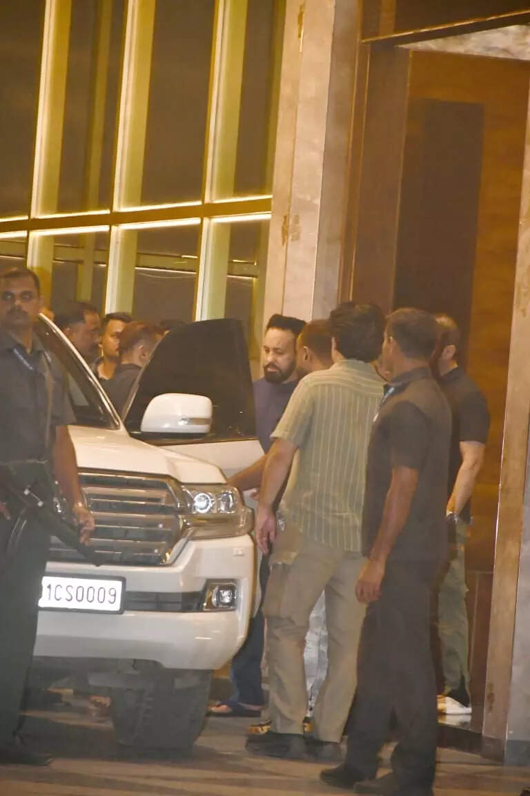 Salman Khan pays last respects at Shera’s residence after bodyguard’s ...