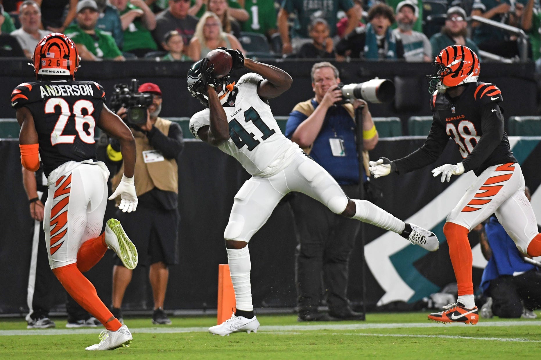 Eagles vs. Bengals: Philadelphia defeats Cincinnati 34-27 to win ...