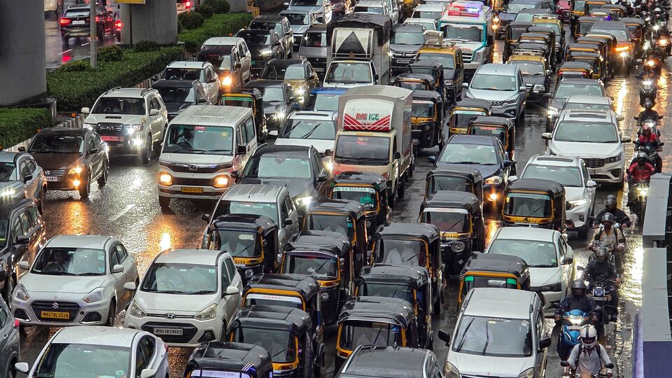 Bengaluru traffic advisory: MG road, Chalukya road and more routes to ...