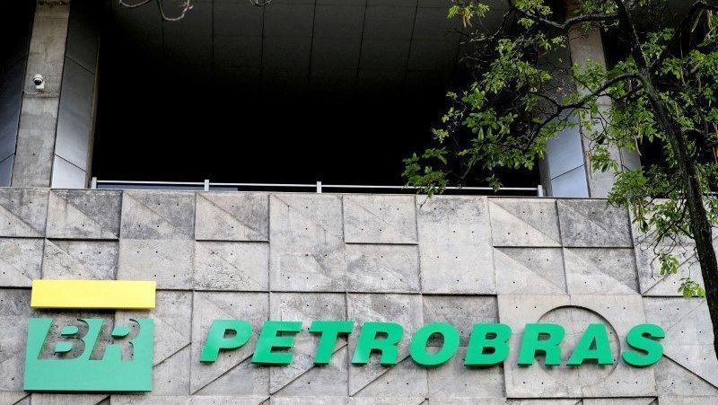 Petrobras contrata 4 navios de apoio da OceanPact por R$ 3,2 bi