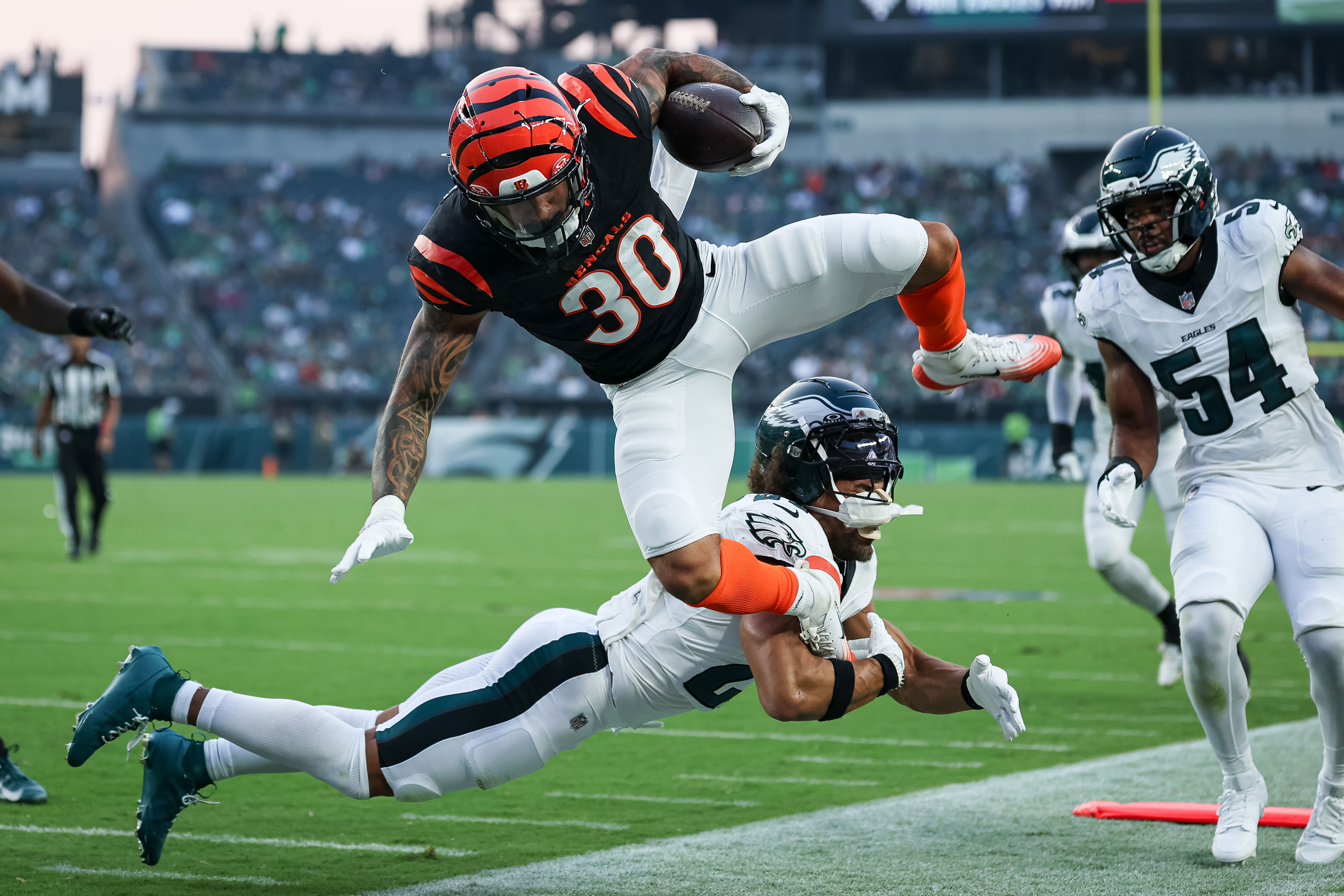 Bengals News (8/13): Cincinnati believes Chase Brown is a top-10 RB