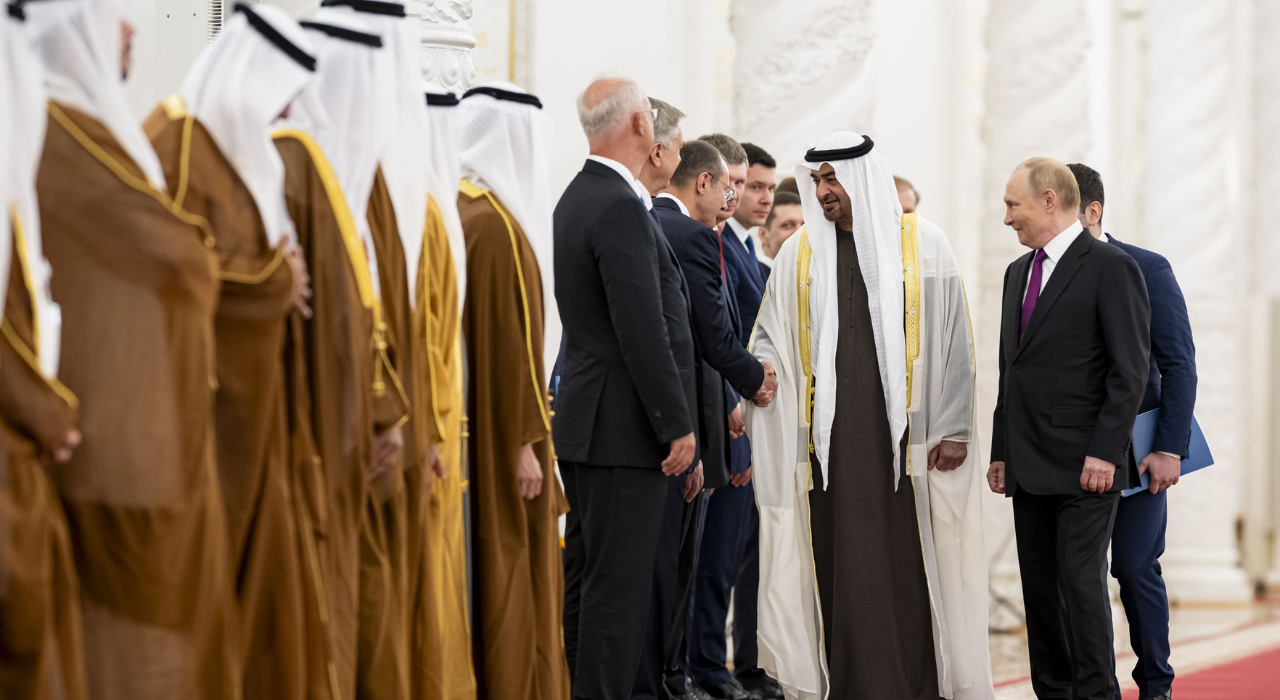 UAE President Sheikh Mohamed bin Zayed meets President Putin during ...