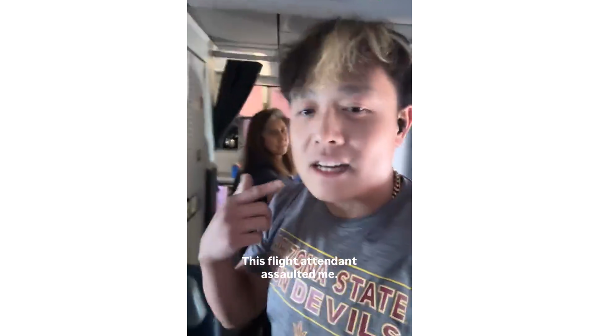 "I Have 25,000 Followers!" Pickleball Coach Ejected From Flight After ...