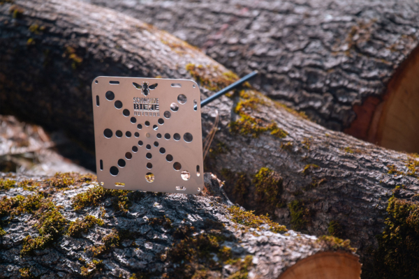 Titanium Camp Table Mounts to Spike, Sticks, or Tripods: Schwarze Biene ...