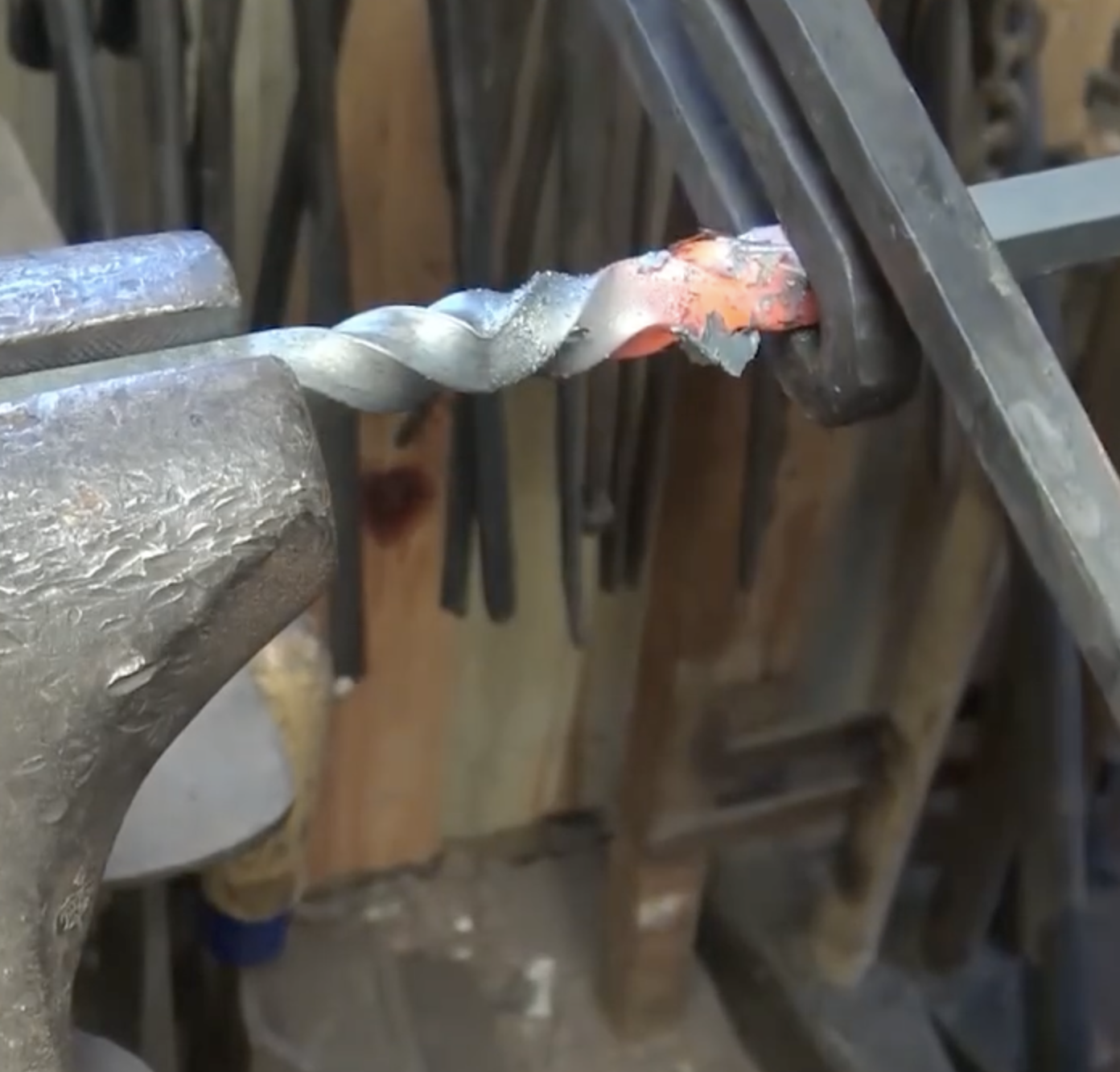 The Satisfying Method to Forge a REVERSE Twist