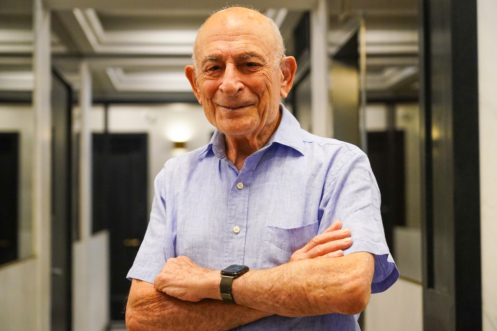 Retired doctor, 94, randomly punched at NYC Apple store by ‘crazy ...