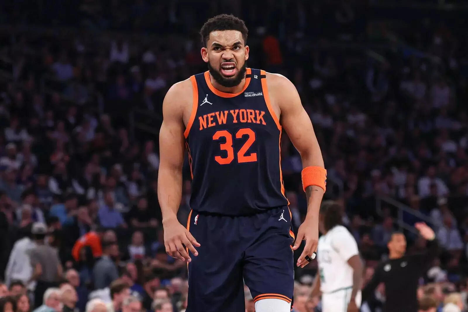 NBA Trade Rumors: New York Knicks Urged to Sign $112 Million Iconic Los ...