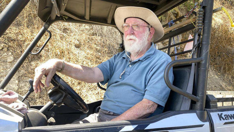 As Gifford Fire nears, SLO County ranchers watch and wait. ‘A crazy ...