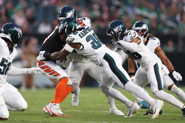 Eagles 53-man roster projection: How surprising rookie wideout is ...
