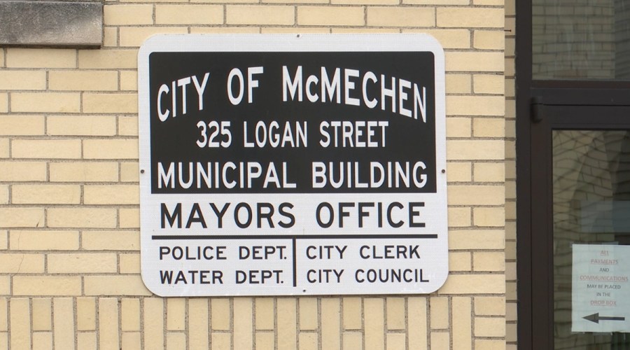 West Virginia mayor steps down as city continues to face boil water order