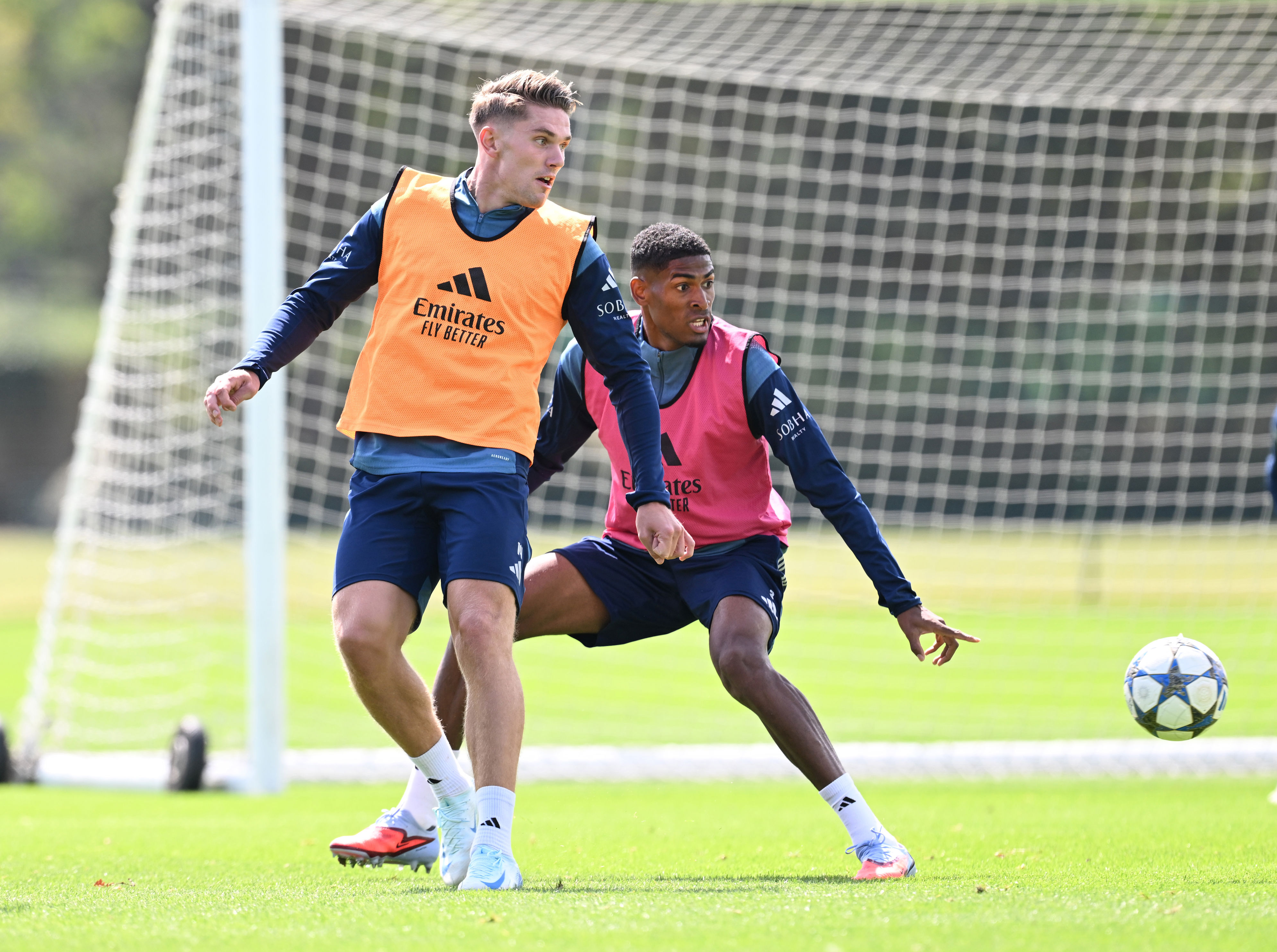 Key Leeds United rivals sign £20m midfielder & £10m left back in every ...