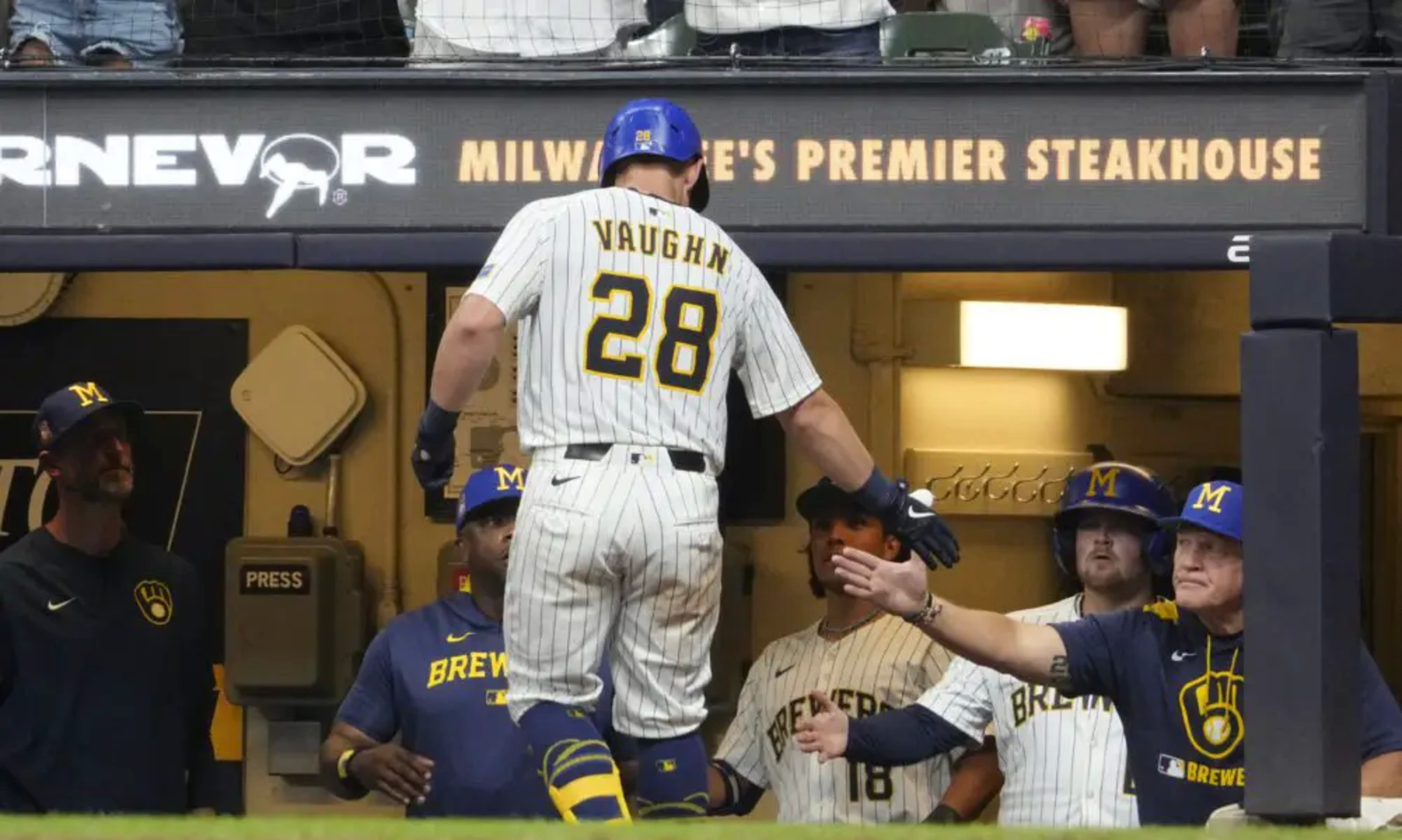 Milwaukee Brewers: Andrew Vaughn Reveals Manager’s Hilarious Advice ...