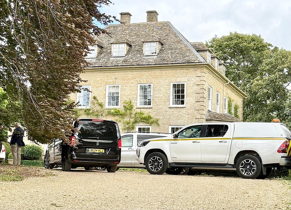 JD Vance rents £8,000 a week Cotswolds manor near Clarkson's farm