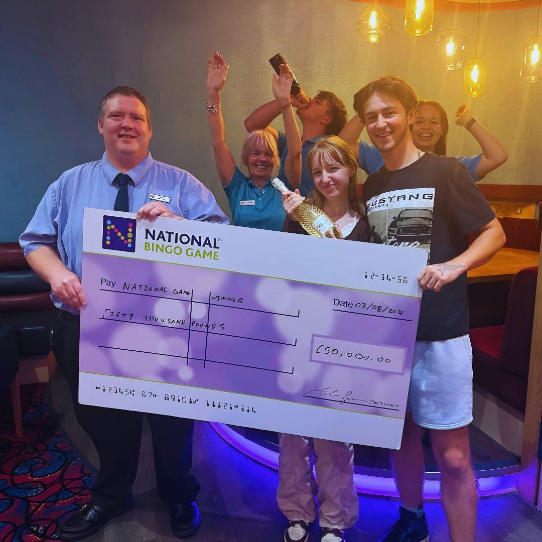 Local man scoops £50,000 Jackpot at BJ’s Bingo in Reading!