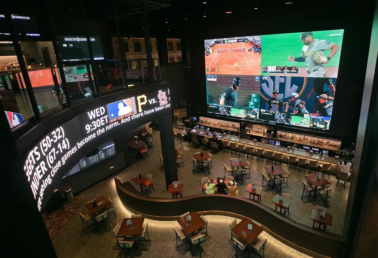 ‘Clear Leader In Mobile Gaming:’ DraftKings Sees Price Target Hikes ...