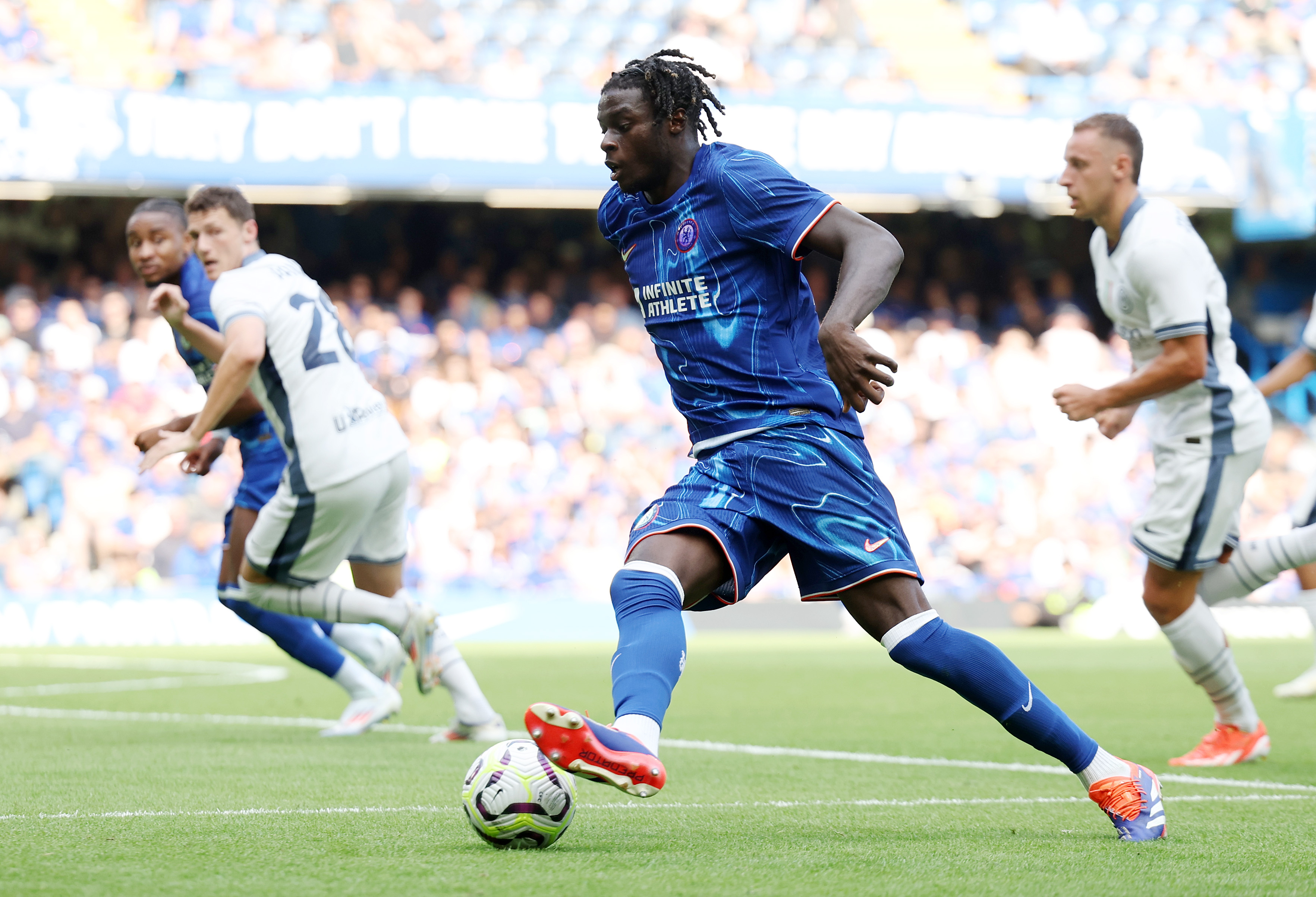 Key Leeds United rivals sign £20m midfielder & £10m left back in every ...