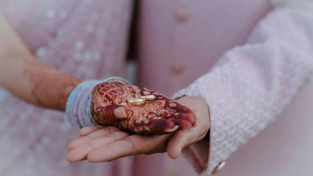 5 marriage secrets one should never reveal to others– And why