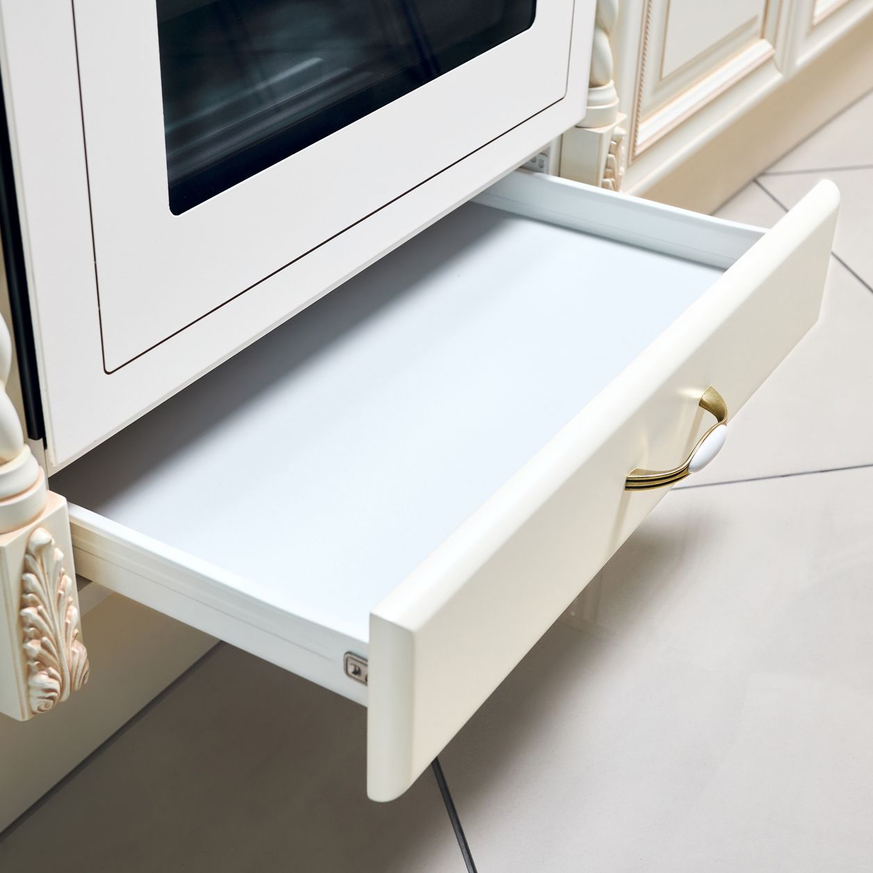 Le tiroir sous votre four n'est pas seulement un espace de rangement ...