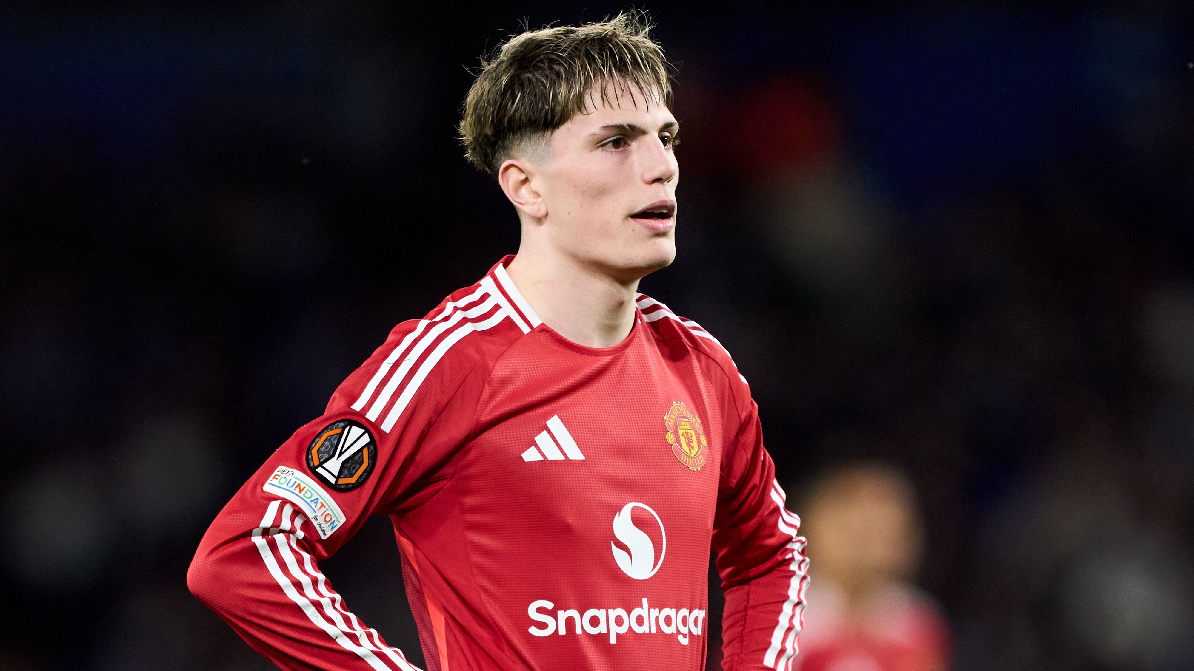 Chelsea agree 'every detail of personal terms' with Alejandro Garnacho ...