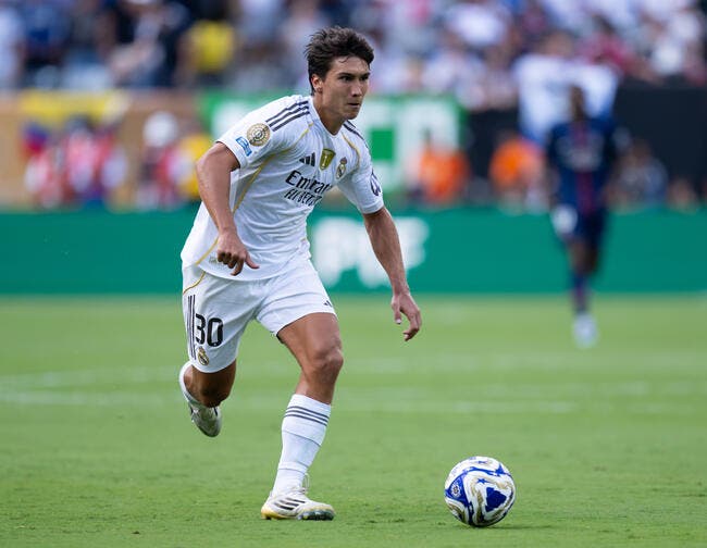 Madrid : Clause à 1 milliard, le Real enferme un joueur