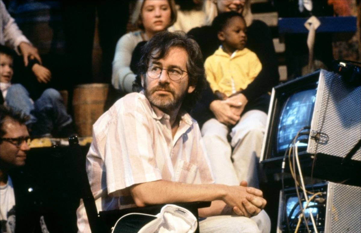 19 Facts About The Steven Spielberg Classic, 'Hook'