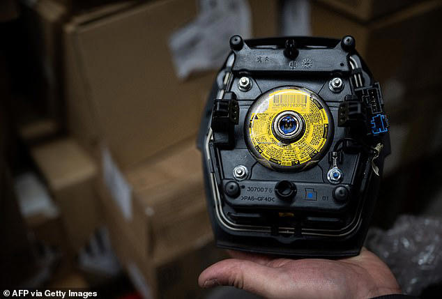 Car dealership goes bust leaving thousands of drivers with 'faulty ...