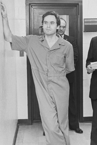 How Did Ted Bundy Die? What to Know About His 1989 Execution (Including ...