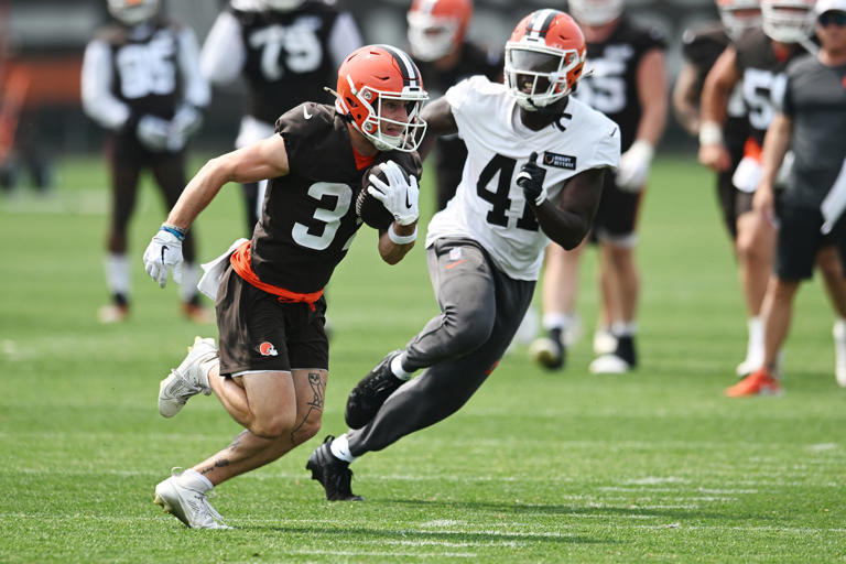Browns roster: 5 moves Monday includes Luke Floriea