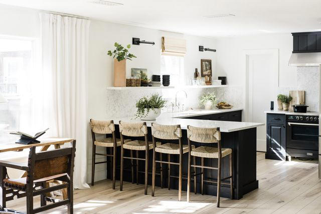 8 Paint Colors Designers Use To Make A Small Kitchen Feel Bigger