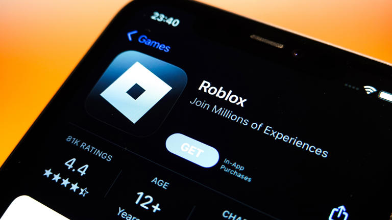 Roblox Faces Backlash for Banning YouTuber Who Aimed to Expose Platform ...