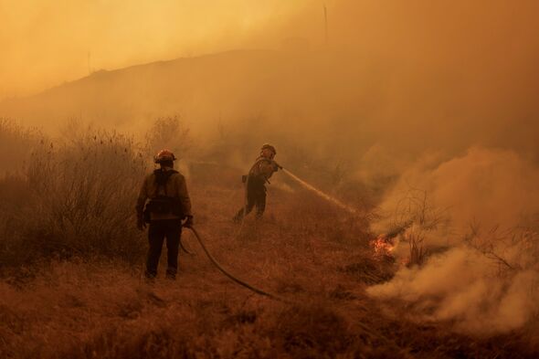 Terrifying pics show California fire burn 5,000 acres with thousands ...