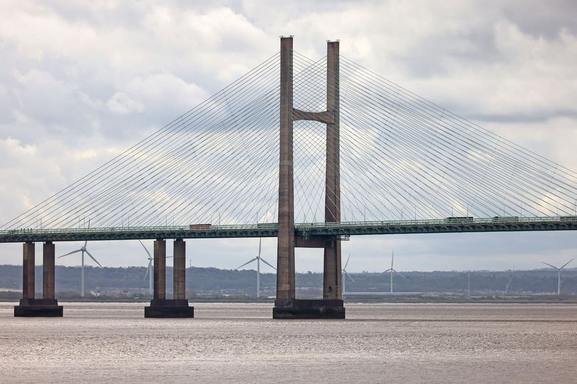 What happens if one or both Severn bridges are closed