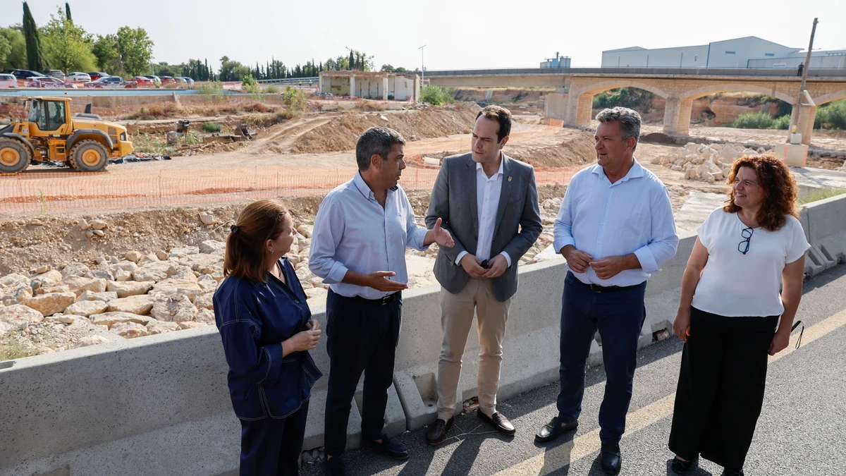 Cheste, el pueblo aislado por la dana que recupera sus carreteras