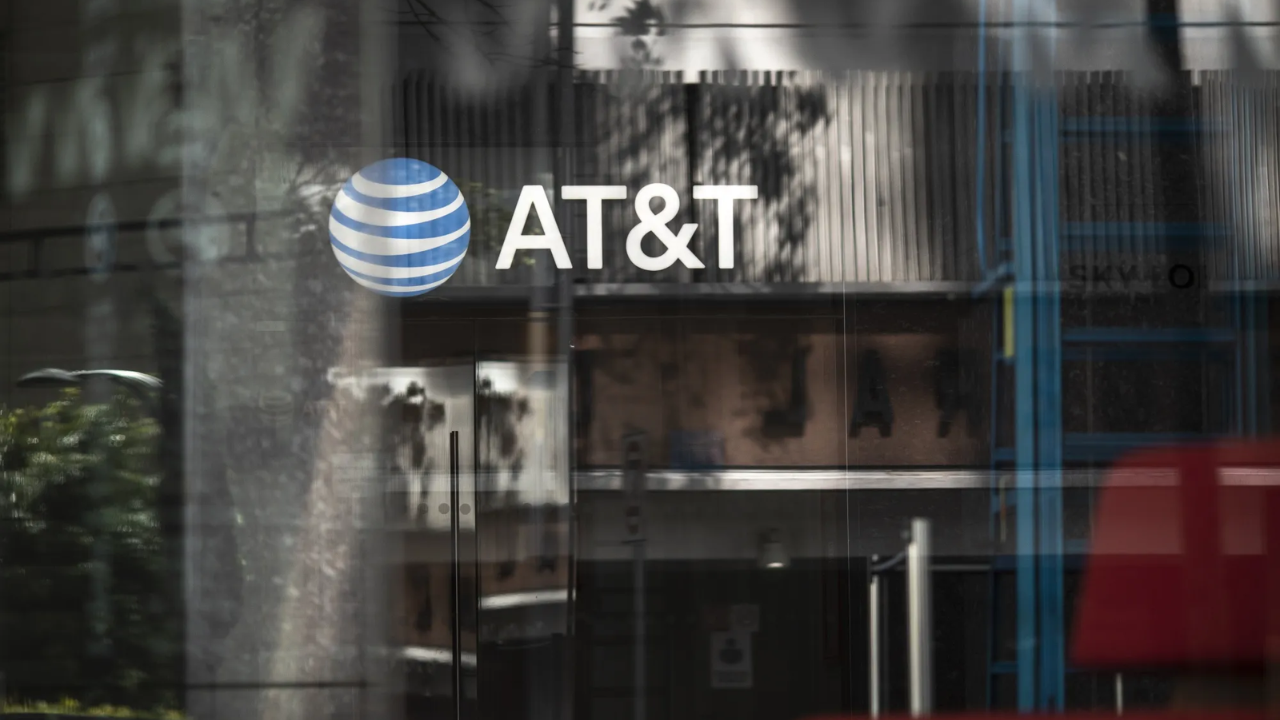 CEO of one of America's biggest telecom companies to employees: If you ...