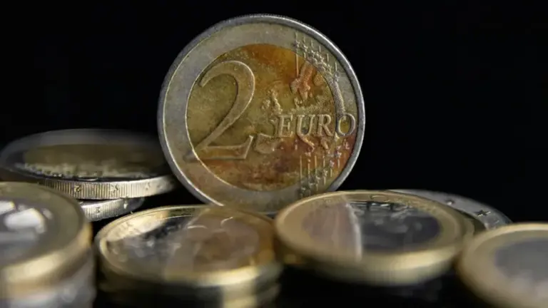 Το επίδομα 250 ευρώ, οι ευχάριστες ειδήσεις και η ανατροπή στο παραπέντε