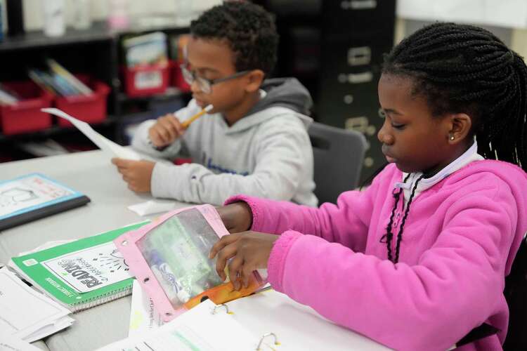 HISD begins its 2025-26 school year next week. Here's what changes to ...