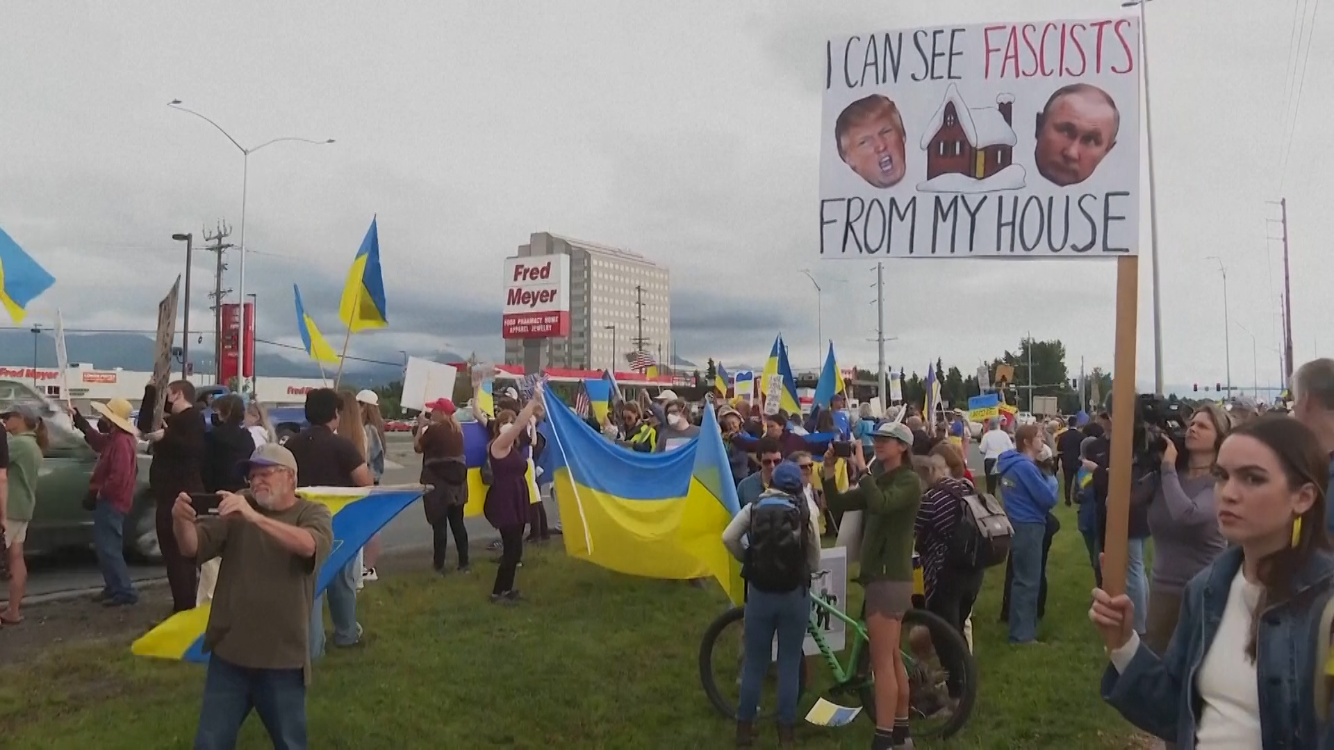Hundreds Gather In Alaska To Protest Trump And Putin Ahead Of Meeting