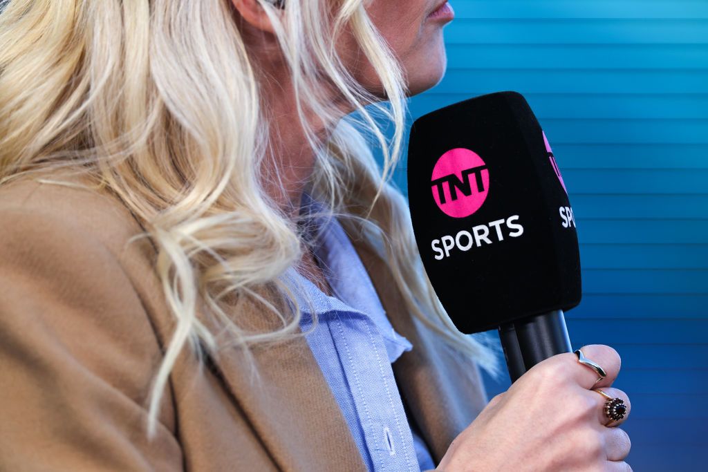 Who are the commentators and pundits on TNT Sports this week?