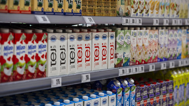 Veszélyben a magyar tej, egekbe emelkedtek az árak