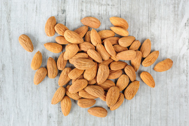 2 Unwanted Side Effects of Eating Too Many Almonds