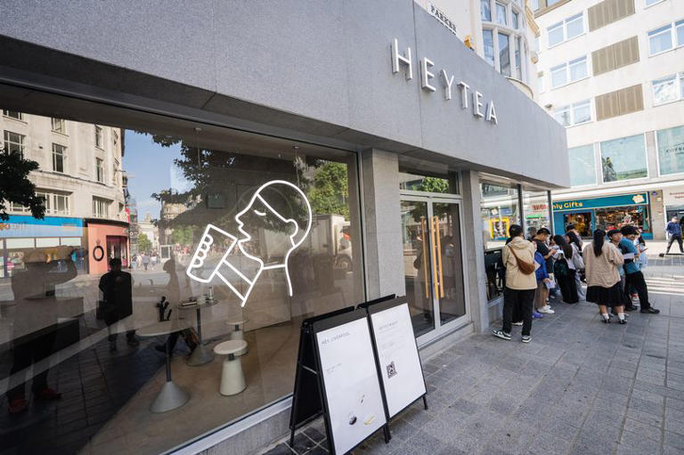 New city cafe has people queuing out of the door - but this is where it ...