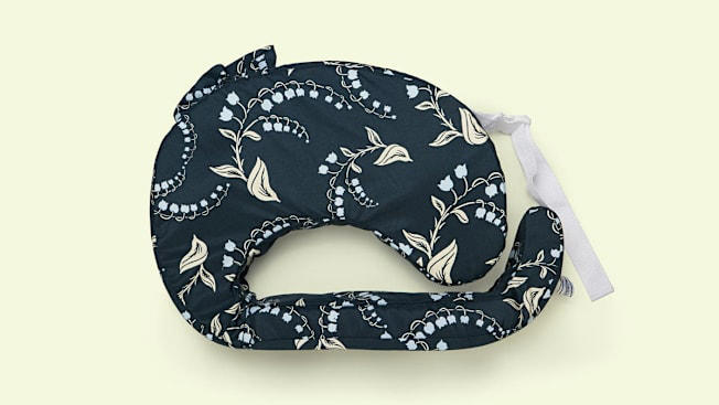 How to Choose a Nursing Pillow and Use It Safely