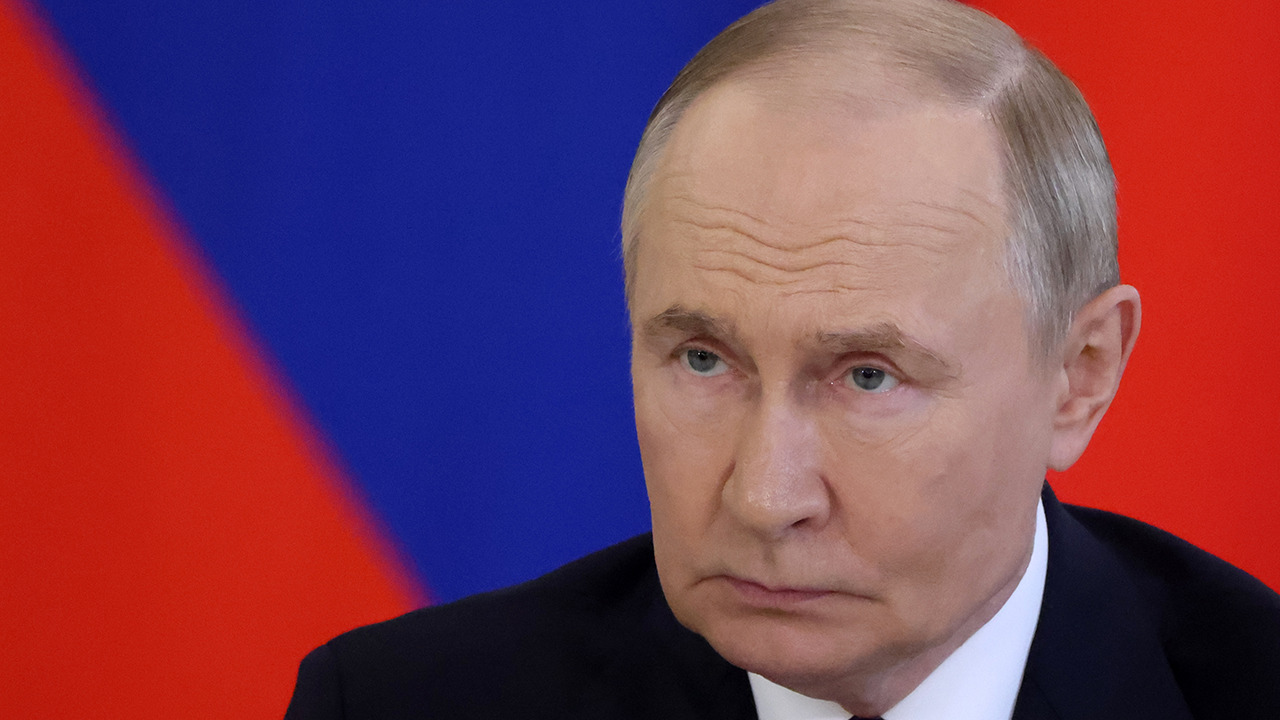 Pressure mounts on Putin or else Russia risks economic ‘tailspin’: Sen ...