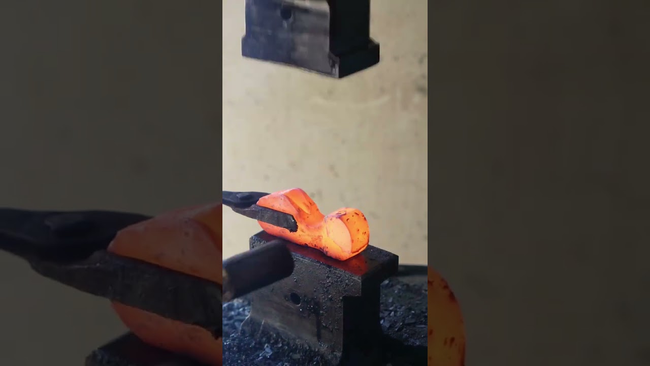 From Steel to Sharp: Forging a Sloyd Axe