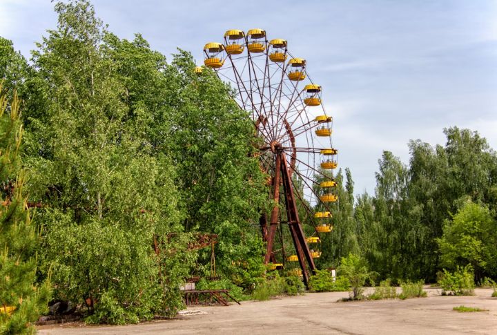 15 Fascinating Deserted Theme Parks That Have Withstood Time